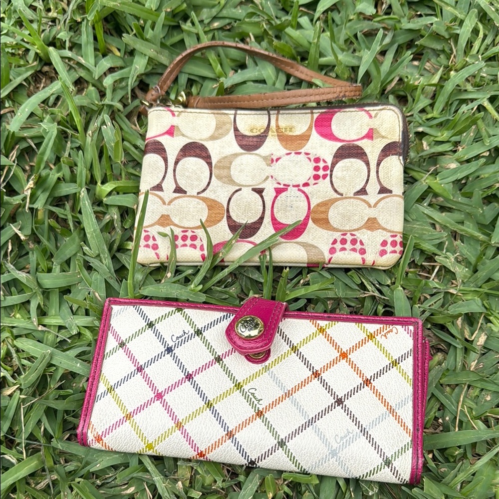Coach Pink And Cream Wallets With Signature Monogram - Gem